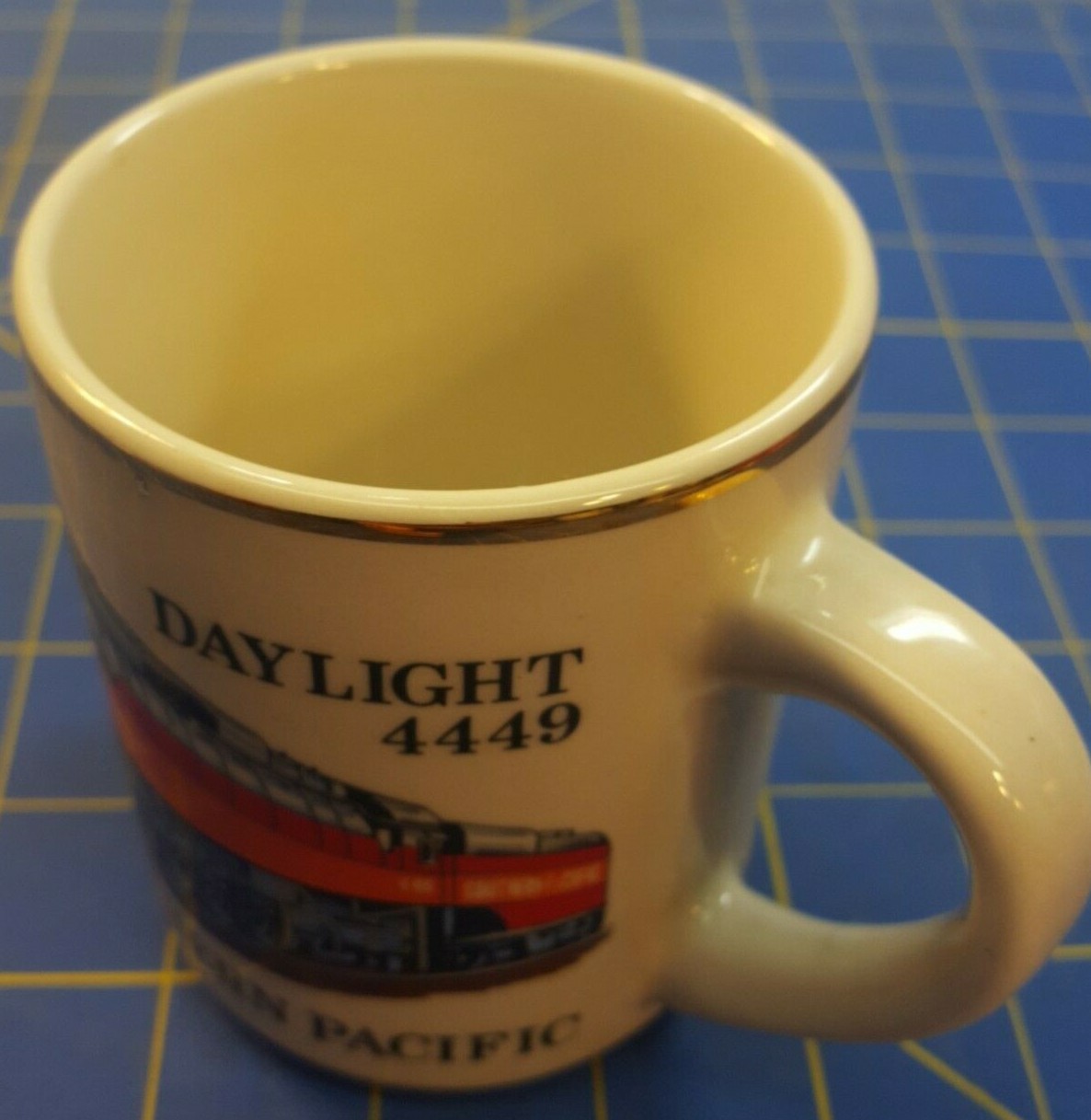 Vintage The Mugger Southern Pacific Daylight 4449 Train Coffee Mug ...