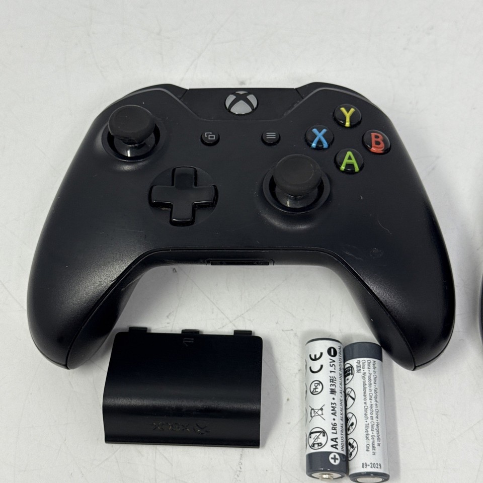 Lot Of 2 Tested Working Microsoft Xbox One Wireless Controllers Model ...