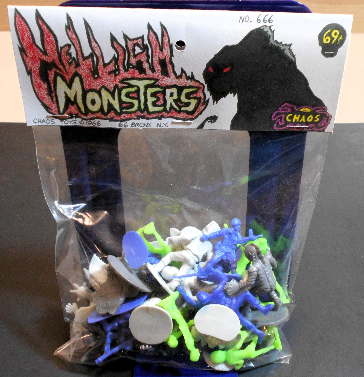 Hellish Monsters Custom Playset Rack Toy 1960s-Style Universal Creature ...