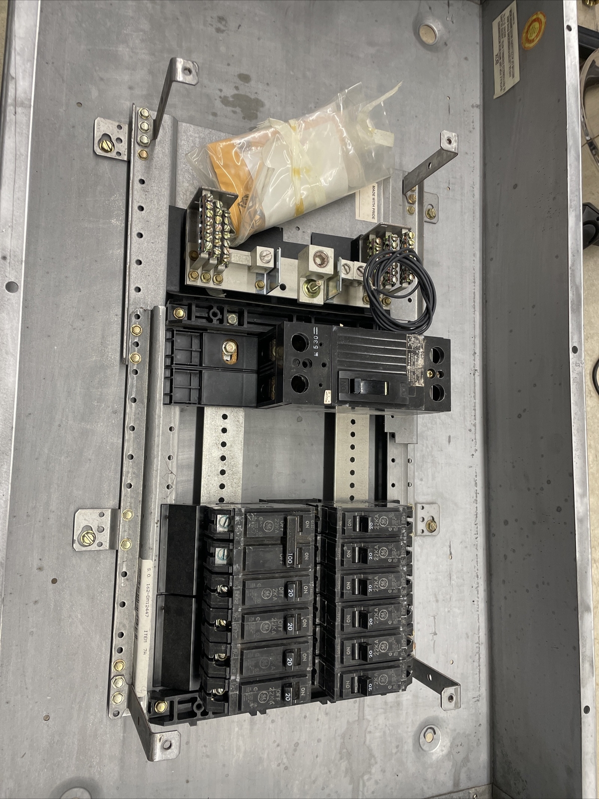 GE 225 Amp 240/120V Panel W/Tub & Breakers Main Breaker Shunt A Series ...