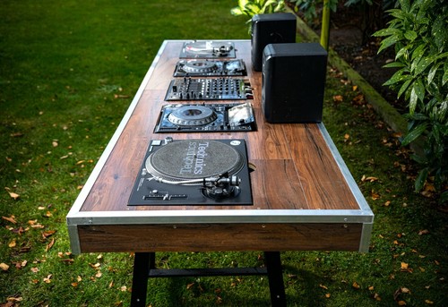 DJ Table/ Desk for Pioneer CDJ's, Technics, DJM 900 (Equipment not ...