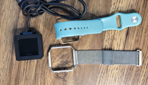 Fitbit Blaze FB502 Smart Watch w/Charger +2 Bands - Parts Only Needs ...