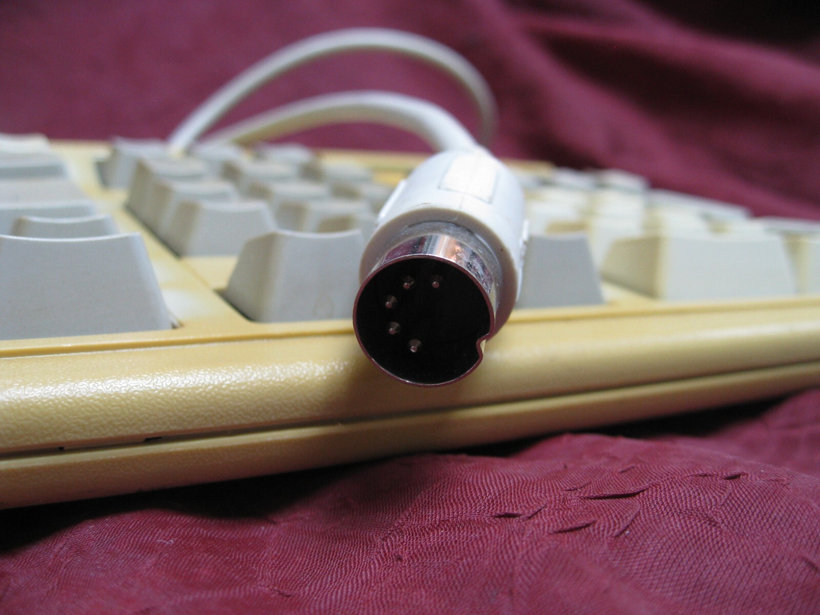 RARE Vintage Focus FK-2001 FSQ4VY Mechanical computer keyboard 5 pin ...