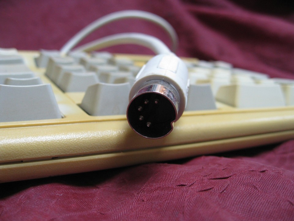 RARE Vintage Focus FK-2001 FSQ4VY Mechanical computer keyboard 5 pin ...