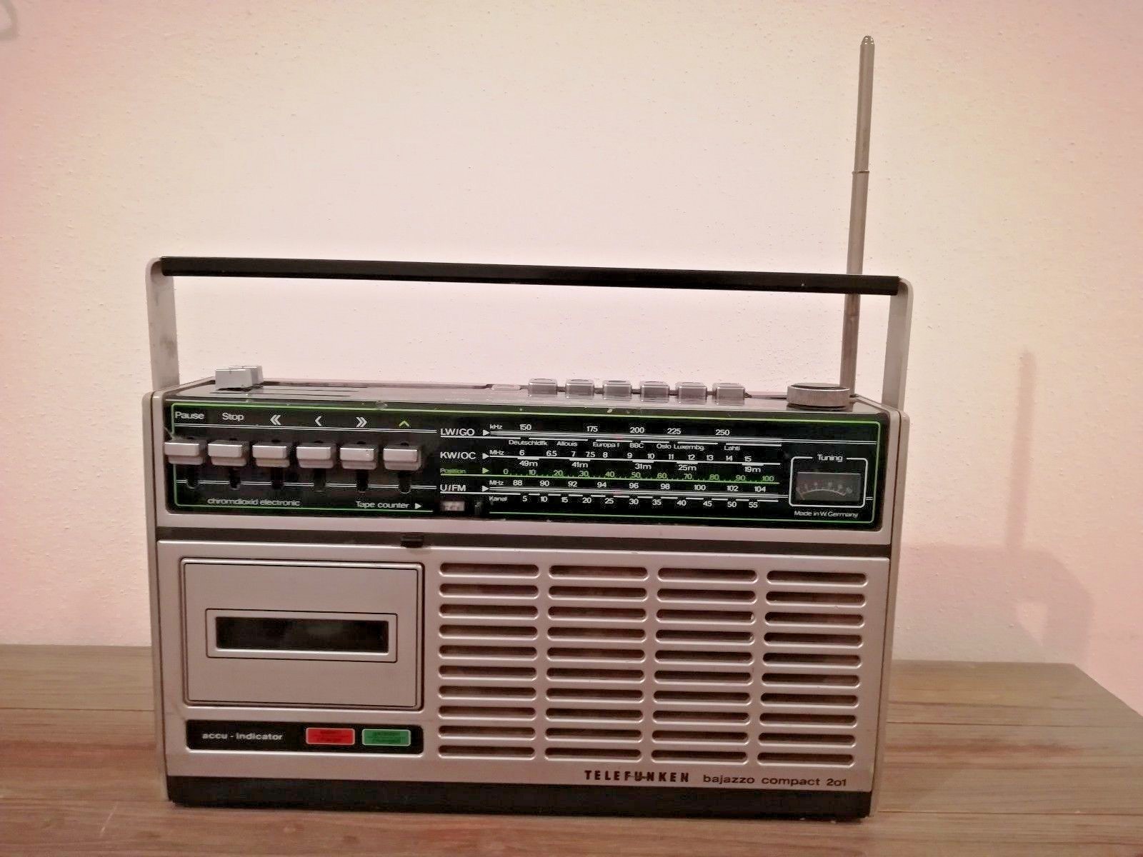 Telefunken Bajazzo Compact 201 Rare Radio | eBay