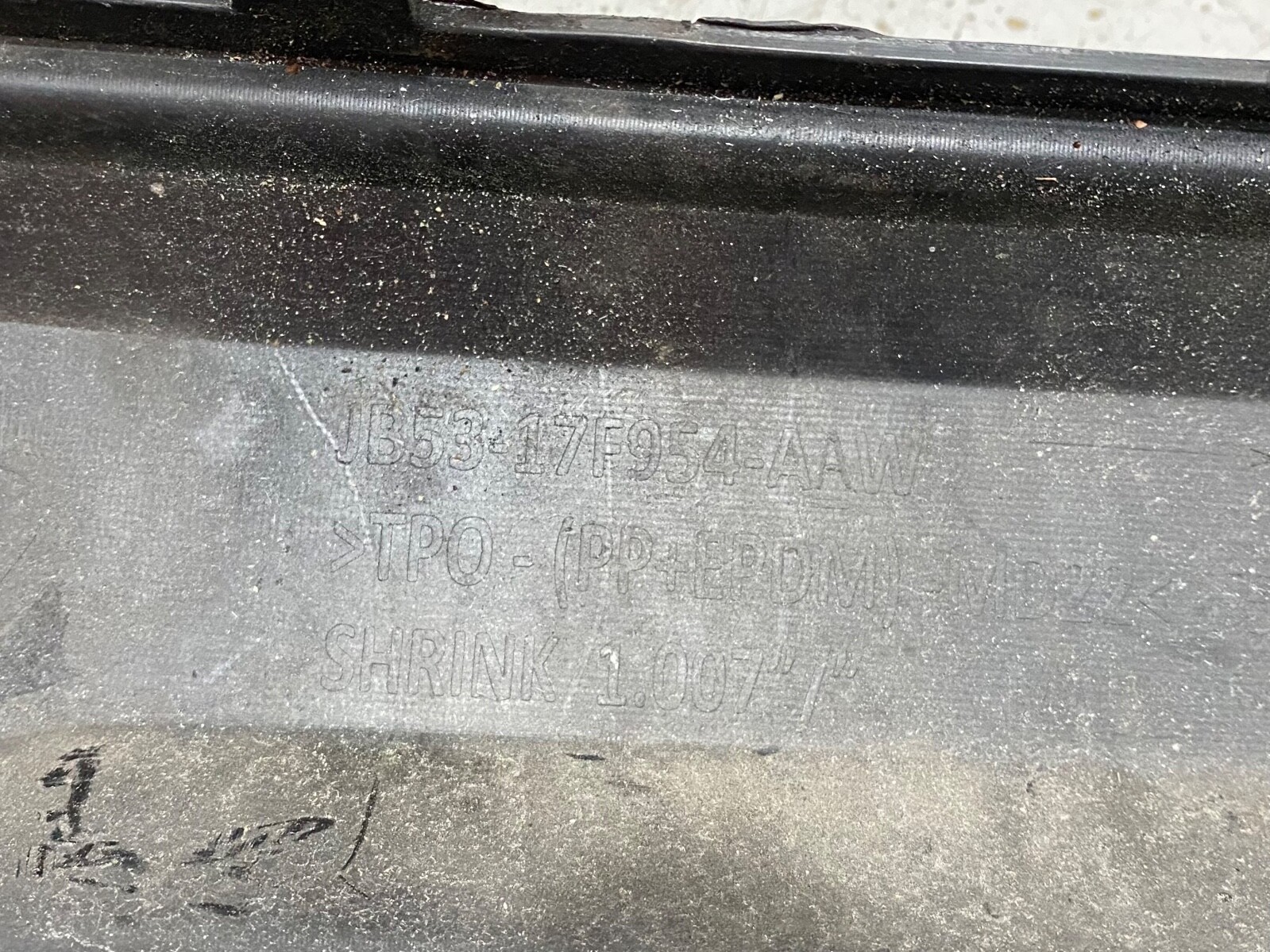 2018-2019 Ford Explorer REAR Bumper Lower Valance Diffuser | JB53 ...