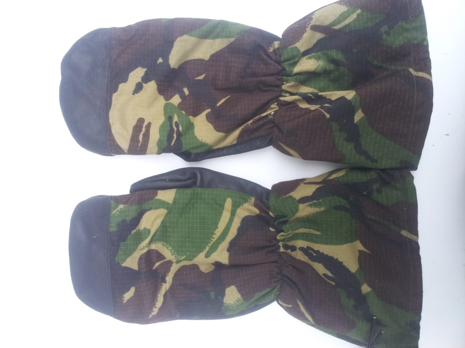 Genuine British Army Arctic Mittens Inner Mittens Leather Palm DPM ...