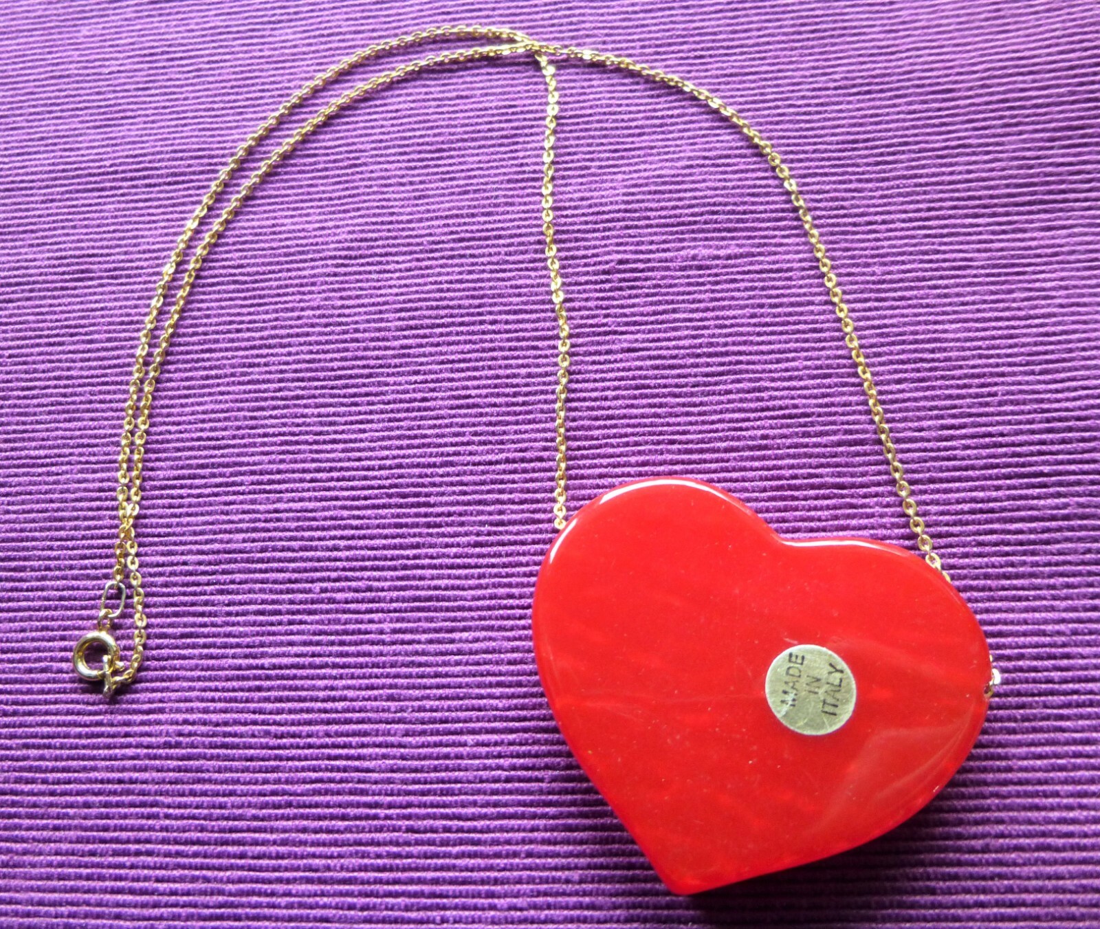 VTG BIG RED LUCITE HEART SHAPE PENDANT & 22.75" GOLD TONE CHAIN ~ MADE ...