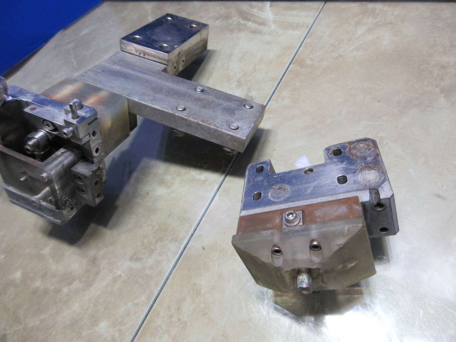 ELOX FANUC WIRE EDM HEAD Z AXIS WIRE THRU SPINDLE CUTTING UNIT | eBay