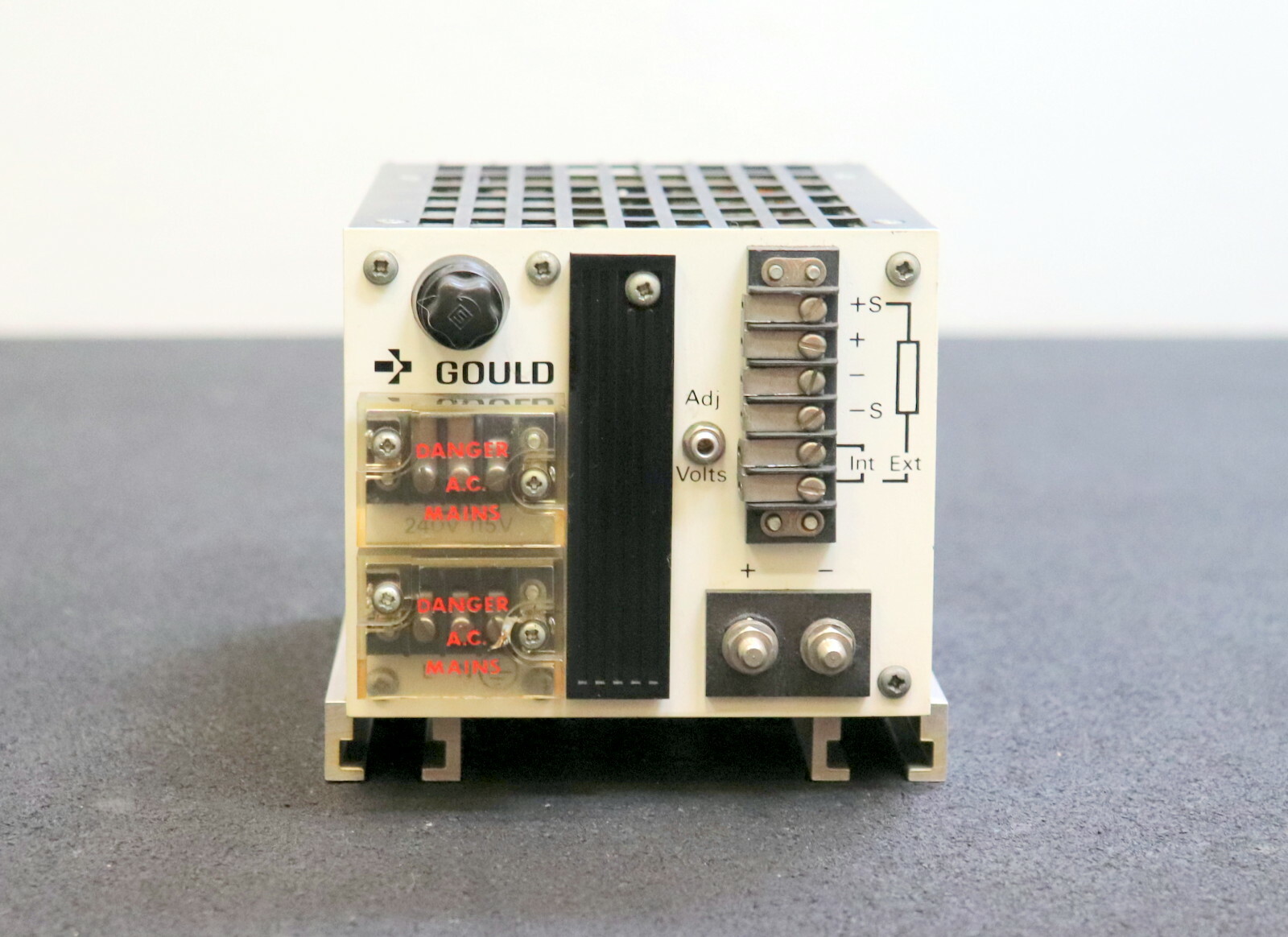 GOULD POWER SUPPLY MG 5-20C Input 115-120VAC or 220-240VAC 1,5 / 0,85A ...