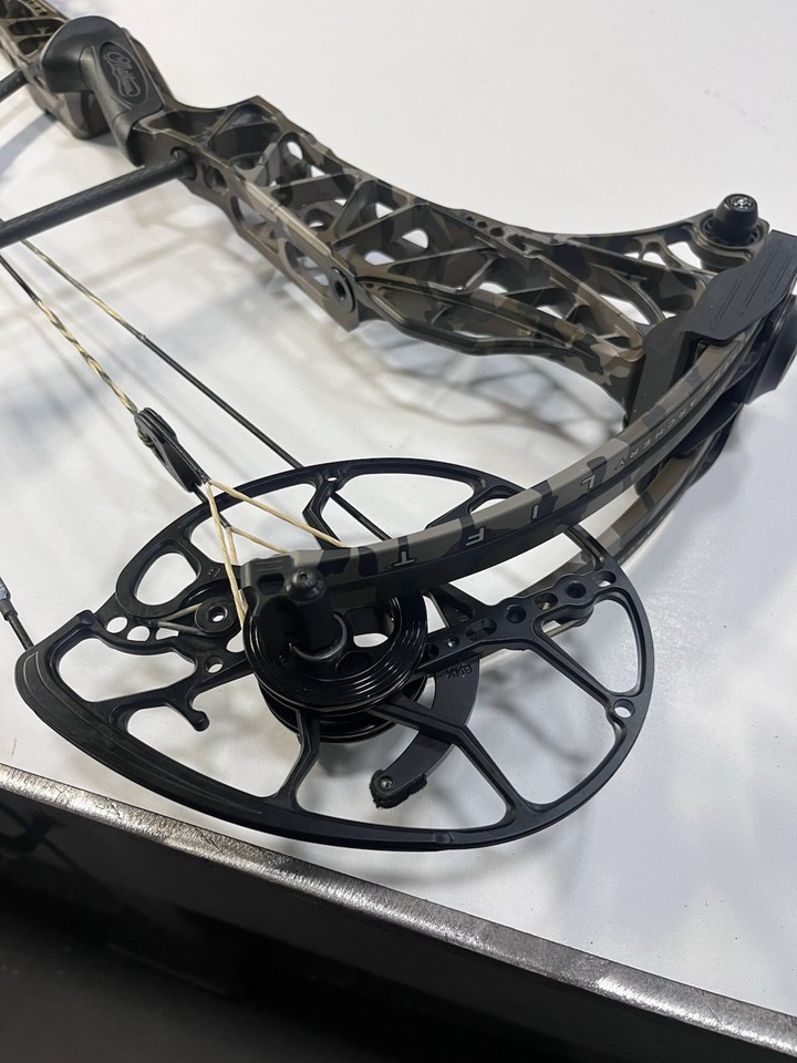 Mathews Lift 33 LH Brand New GAS Strings 70LB 28.5” Draw 85% Let off | eBay