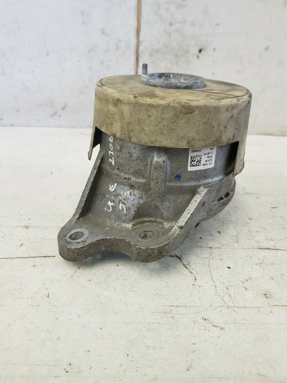 GENUINE MERCEDES GLC X253, C CLASS W205 RIGHT SIDE ENGINE MOUNT ...
