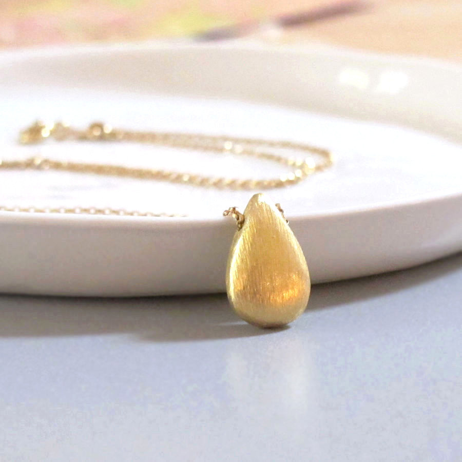 djs Sundance So Gold Teardrop Tear Drop Teardrop Charm Chain Necklace ...