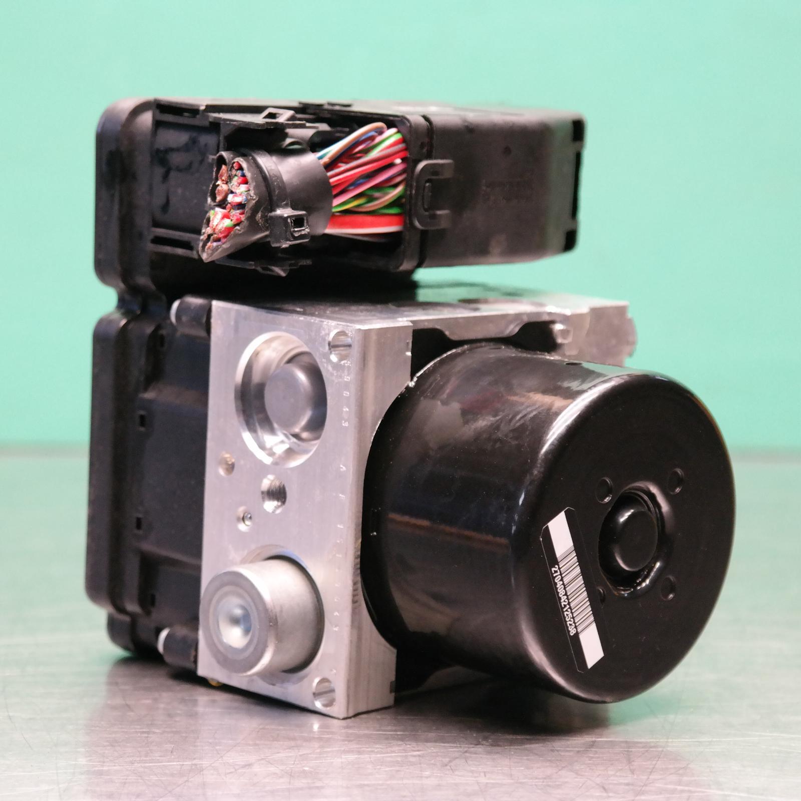 MERCEDES C CLASS ABS PUMP MODULE #E5477 W204 (4412) *42-064* A172.431. ...