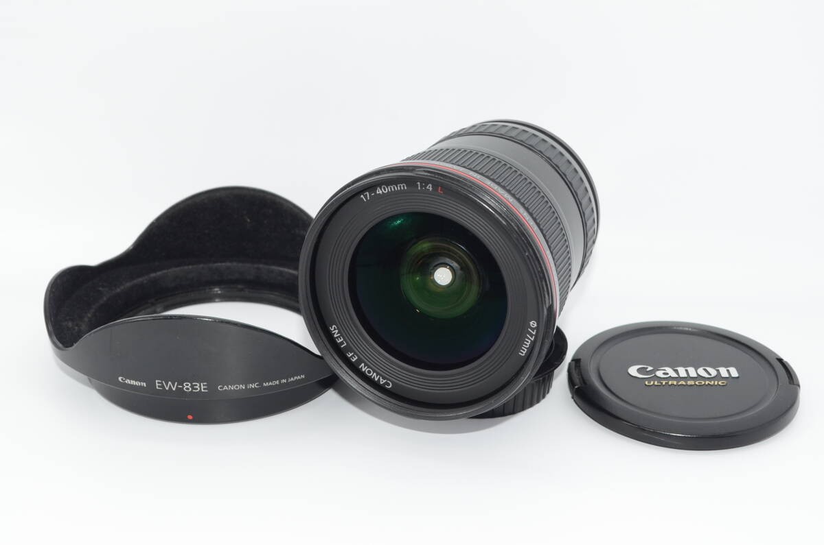 Canon EF 17-40mm F4L USM Wide Angle Zoom Lens Full Size Canon EF 17-40mm F4L USM Wide Angle Zoom Lens Full Size