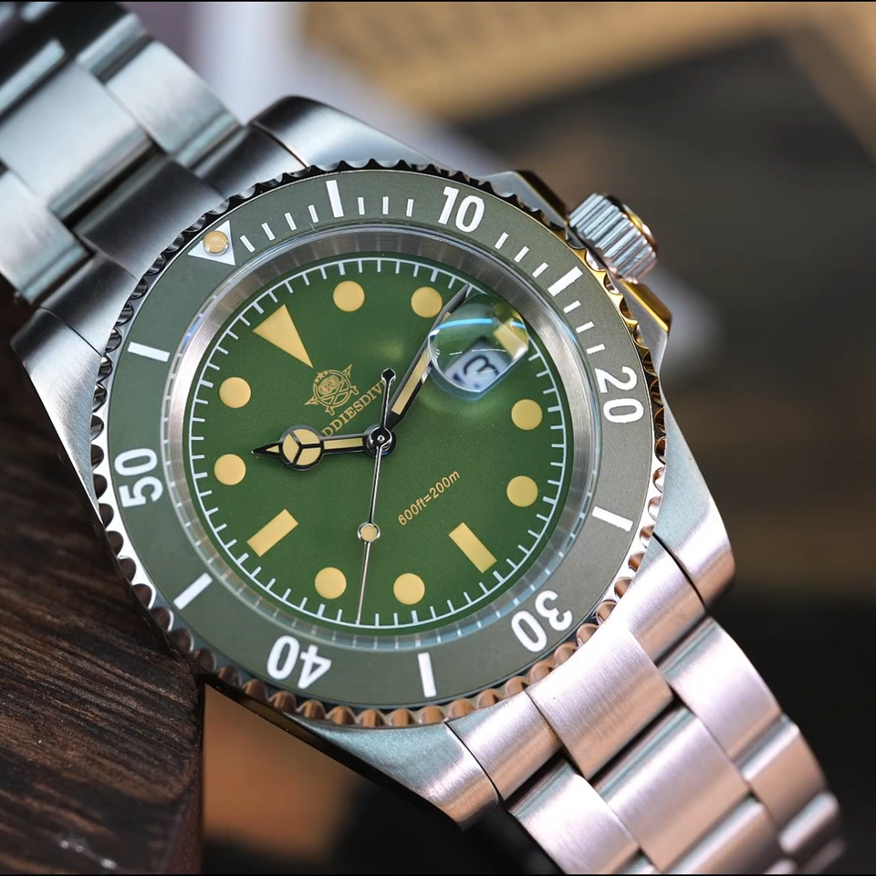 ADDIESDIVE Army Green 200M Diver Watch Quartz Ceramic New With Hardcase ...
