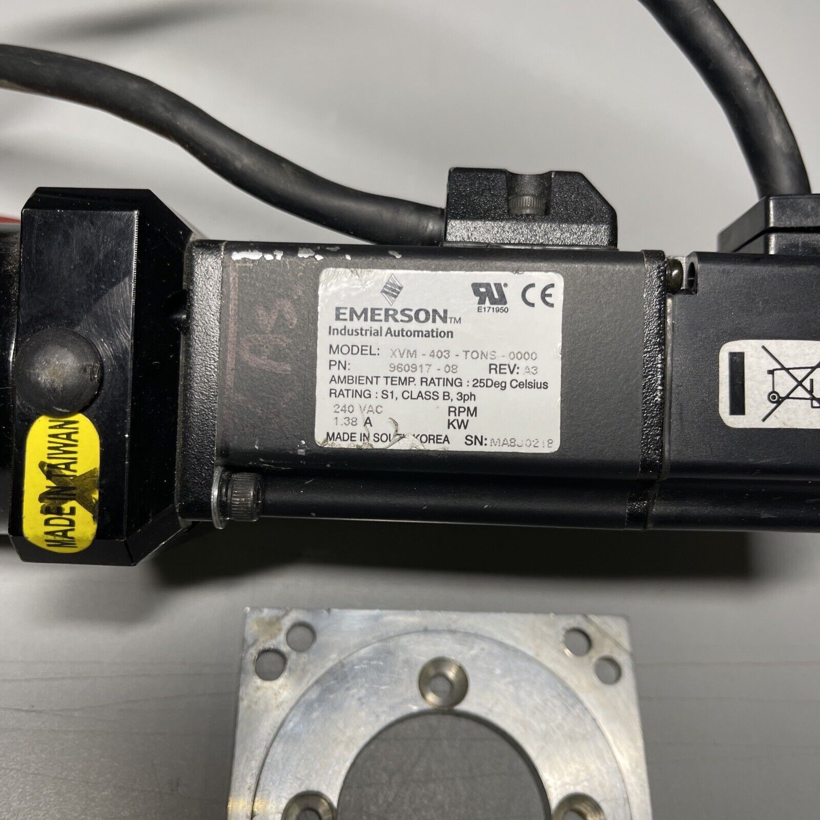 Moror servo EMERSON XVM-403-TONS-0000 avec réducteur de boîte de ...