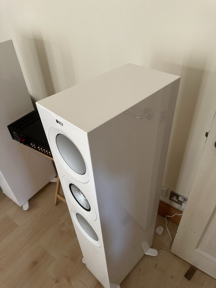 Kef R7 Loudspeakers Gloss White Fair condition but excellent sound ...