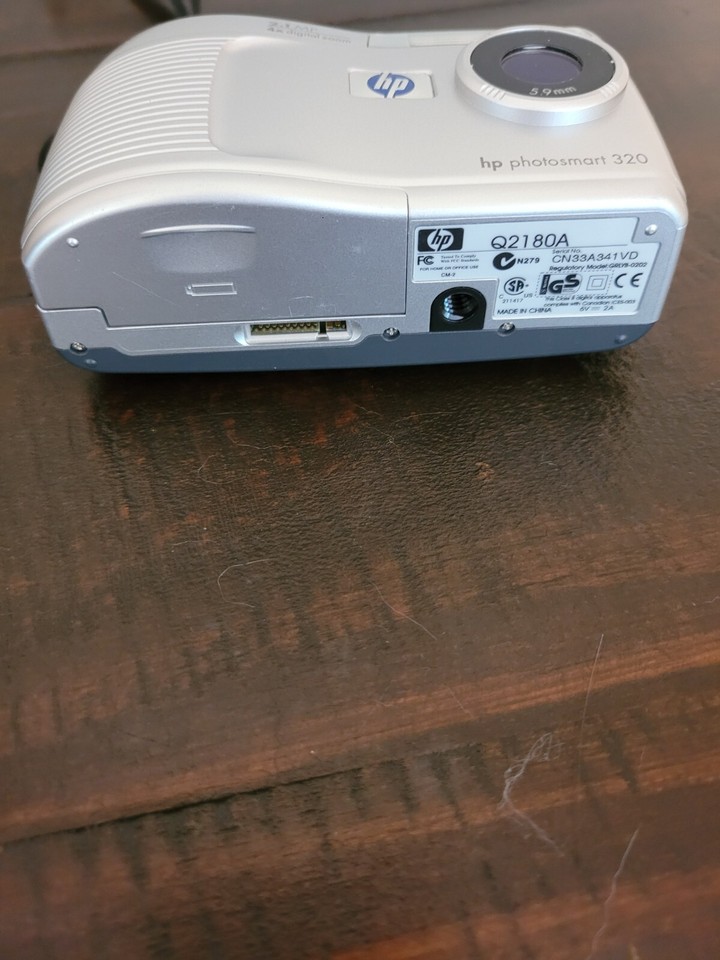 HP PhotoSmart 320 2.1 MP LCD Digital Camera Silver Targus carry case | eBay