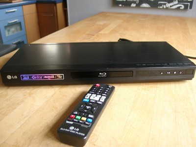 Schlanker Netzwerk-Blu-Ray-Disc-/DVD-Player LG BD660 mit Fernbedienung ...