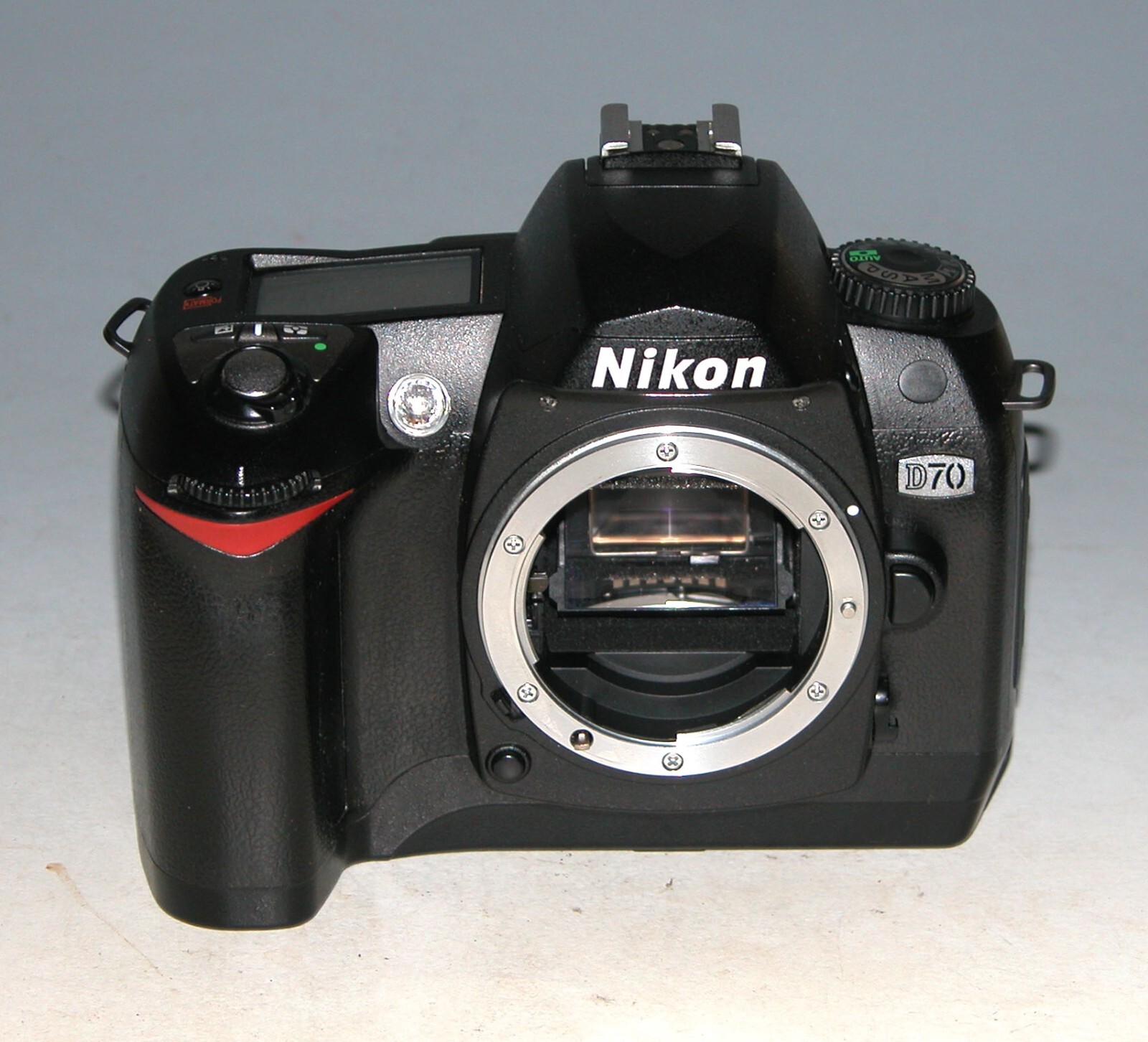Nikon D70 6.1 MP Digital SLR Camera (Body Only) #8032 (Shutter Count 15596) | eBay