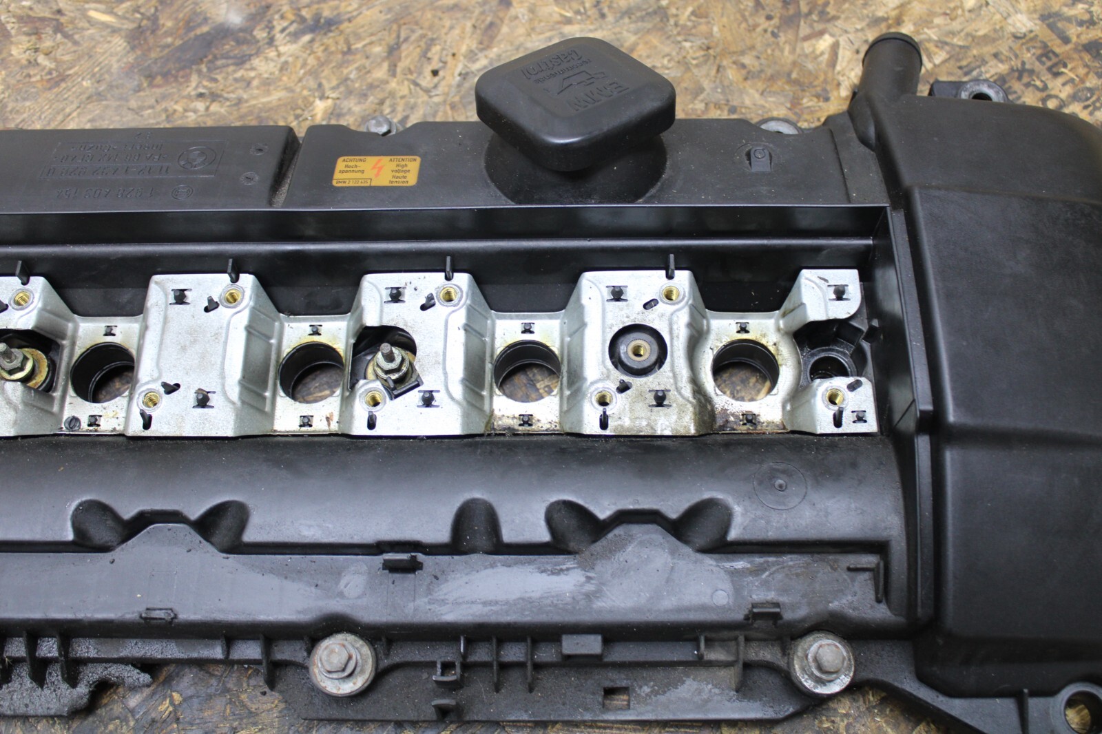 Valve Cover 1928403154 for BMW 520 E39 or E46 2002 Year for sale online ...