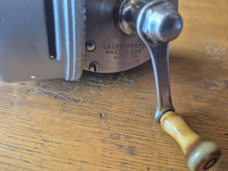 Vintage Shakespeare spin wondereel no 1730 FB undercast reel working ...