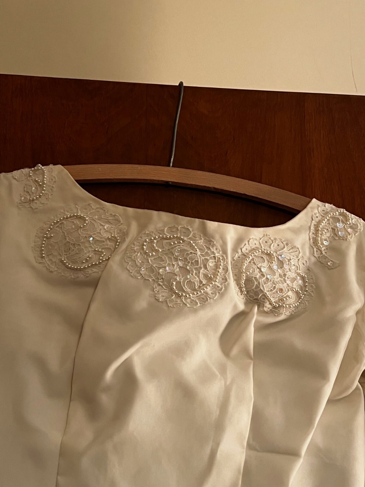 1960's Wedding Gown with unique detachable Shoulder t… - Gem