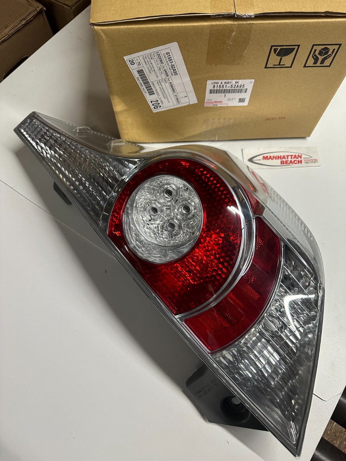 12-14 PRIUS C, RIGHT TAIL LIGHT LAMP PASSANGER SIDE GENUINE TOYOTA ...