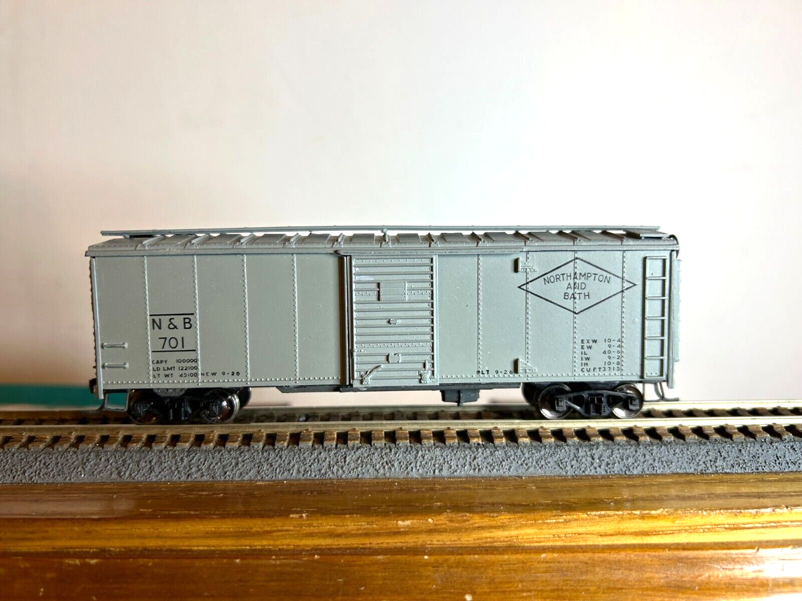 MDC #B114 Northampton & Bath "Gray" 40' AAR Box Car #701 w/Kadees H.O ...