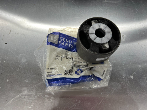 Camaro ZL1 rear diff bushing mount GM 20762248 | eBay