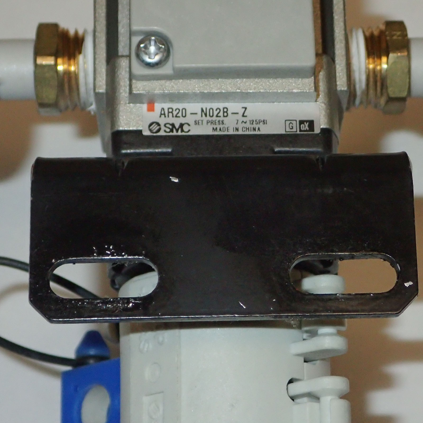 LOT 9 SMC REGULATORS VHS20-N02-Z / AR20-N02-Z COMBO, AR20-N02BZ ...