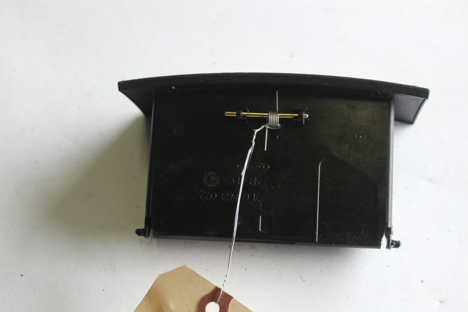 2004-2007 VOLKSWAGEN TOUAREG REAR CENTER CONSOLE STORAGE BIN J1875 | eBay