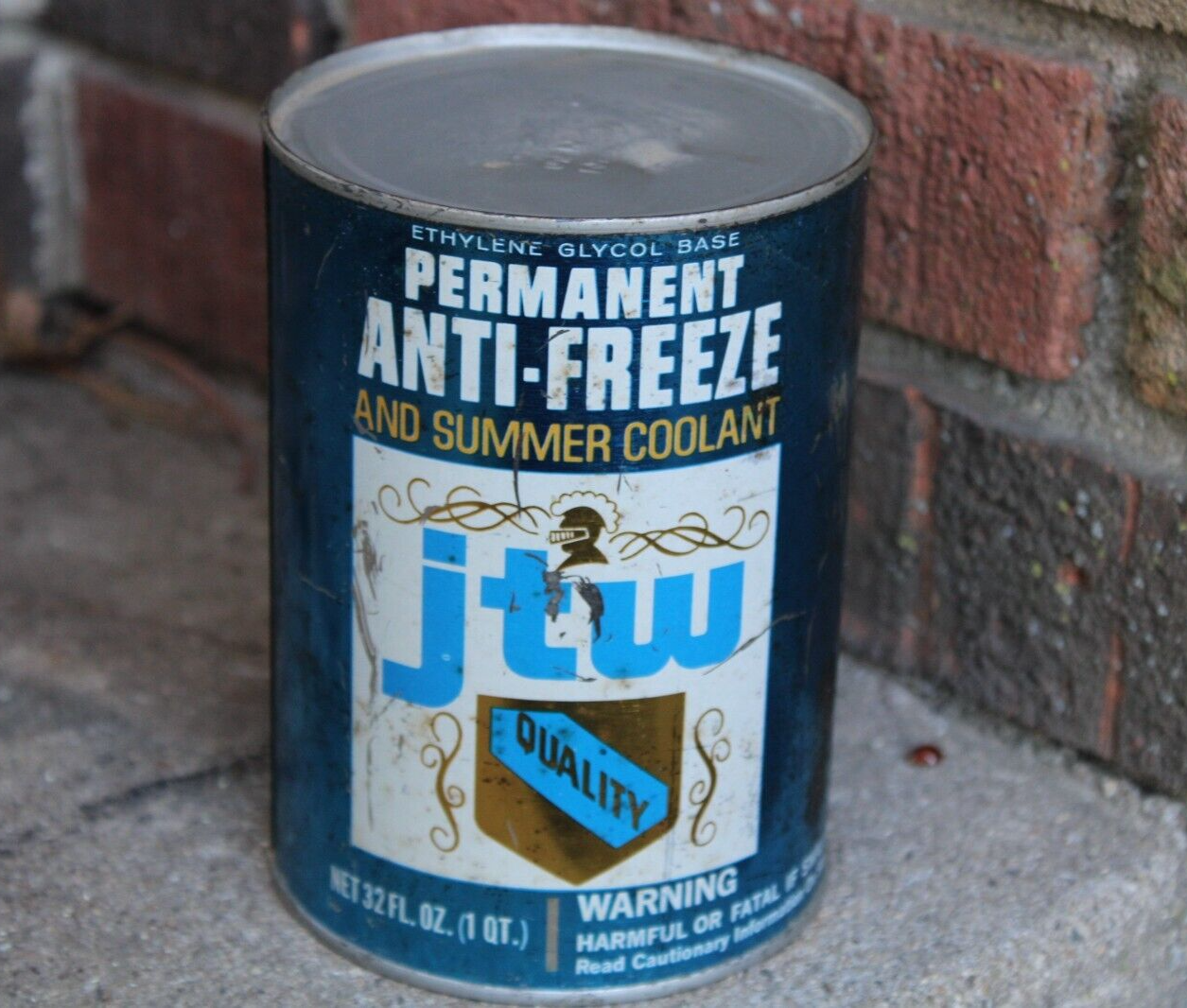 graphic * hard to find * 1960s era JTW ANTI FREEZE Old 1 quart Metal ...