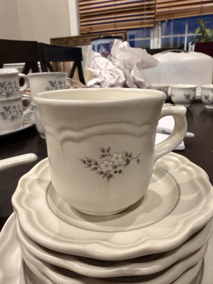 Vintage Pfaltzgraff Heirloom Stoneware 14 Piece Set | eBay