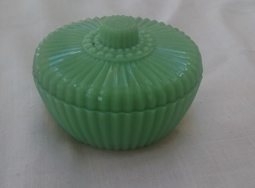 Vtg AKRO AGATE JADEITE GREEN 3-FOOTED RIBBED POWDER JAR with LID | eBay