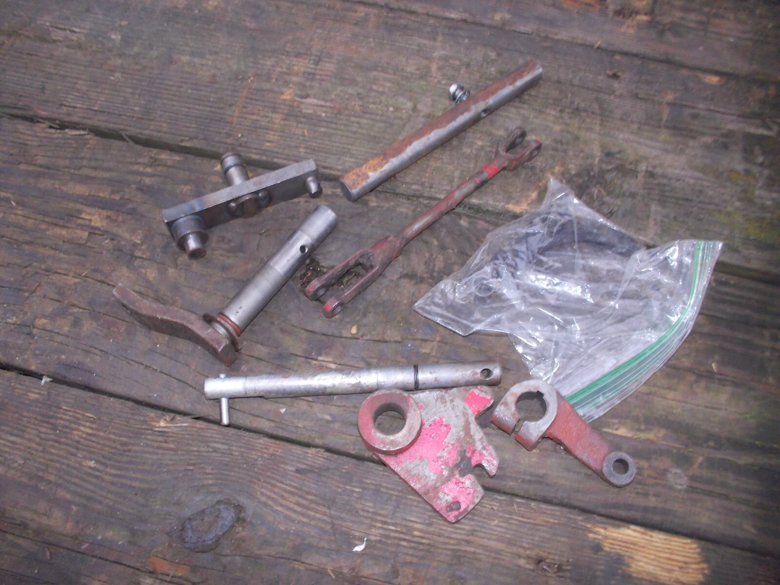 Farmall 706 IH Tractor shifter shift linkages linkage rods engagement ...