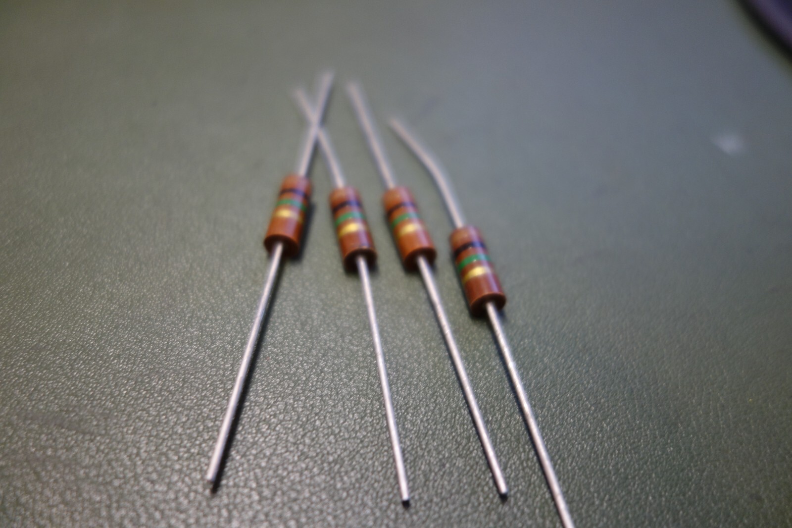 4 Ea Allen Bradley 1 Meg 1W 5% RC32GF105J Carbon Comp Resistors | eBay