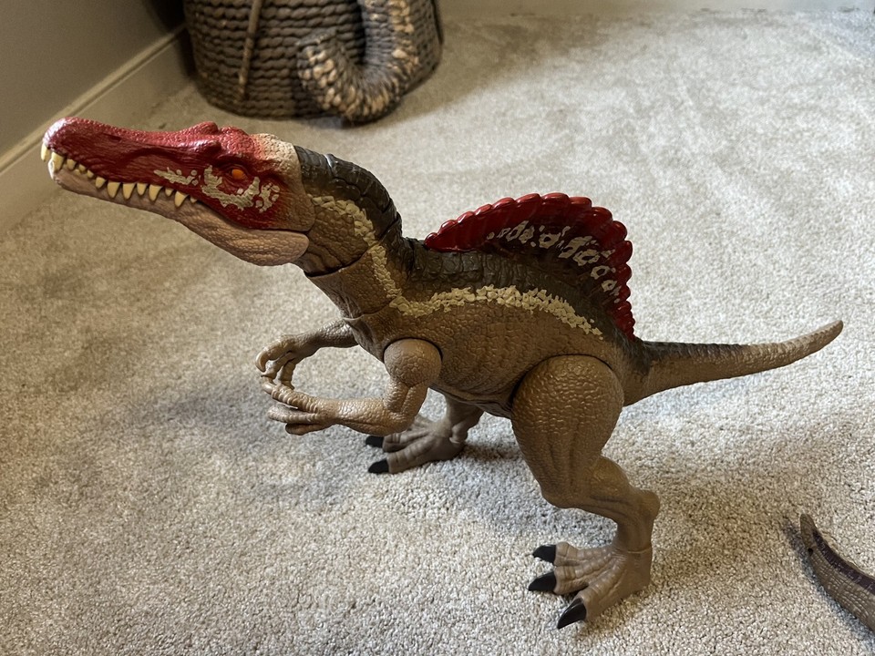 Jurassic World Legacy Collection Spinosaurus Extreme Chompin Action ...