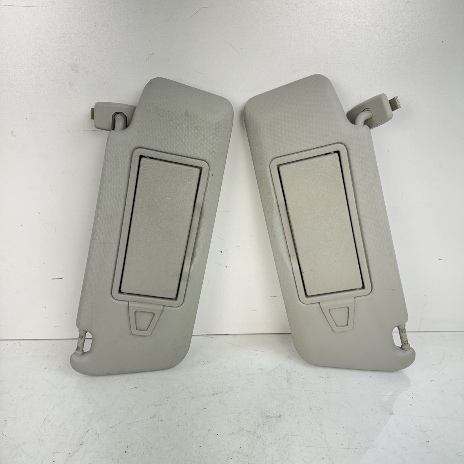 2008 - 2014 Mercedes W204 C300 C250 Sun Visor Sunvisor Right Left Set ...
