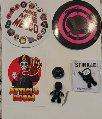 Mezco One:12 Micro Mez-Itz STINKLE BLACK SKULL FIGURE, PIN & 3 STICKERS ...