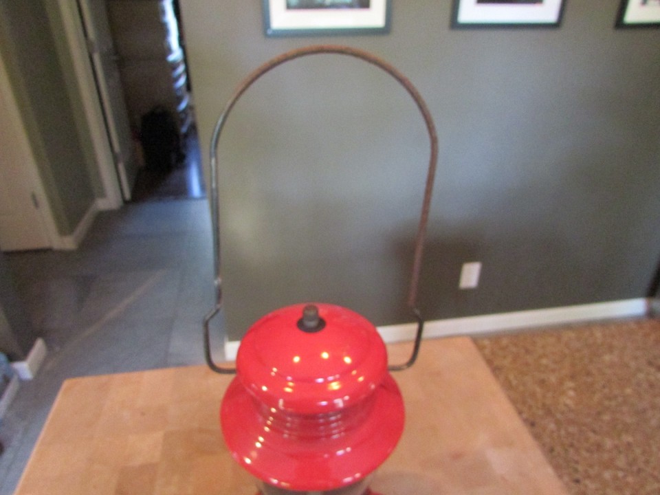 RED COLEMAN 6/52 1952 BLACK BAND w/ ORIG. SUNRISE PYREX GLOBE 200A ...