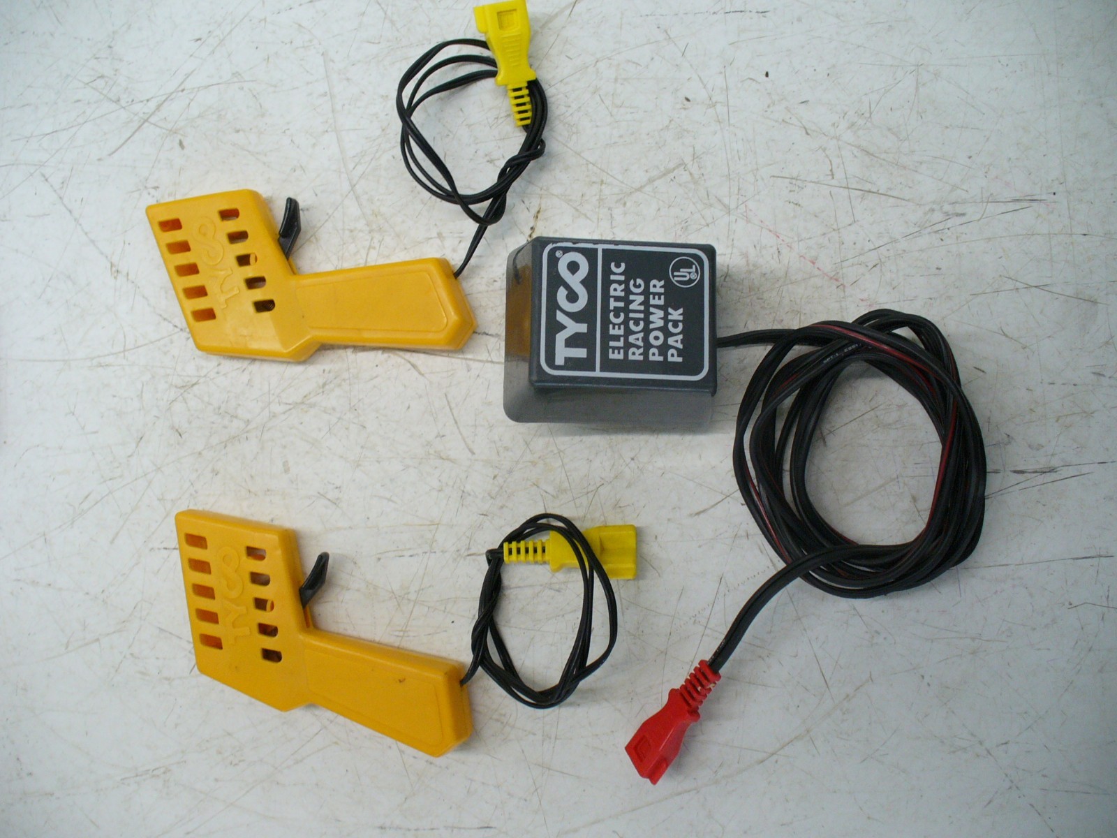 TYCO 440 PRO RACE CENTER HO SLOT CAR RACE TRACK W CONTROLLERS | eBay