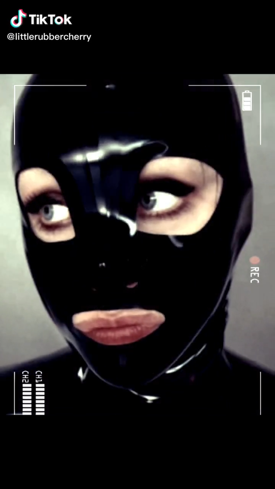 Oval Lipped black LARGE Latex rubber gummi hood/mask Little Rubber ...