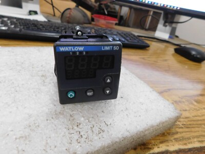 Watlow Limit SD Model: SD6L-HJAA-AARG Temperature Controller with Mount ...