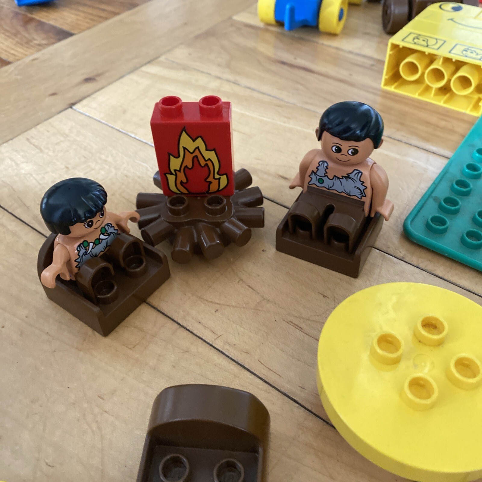 Lego 2602 - Duplo - Dino - Dinosaurs Family Home - 1997 Lot Miscellanious Train | eBay