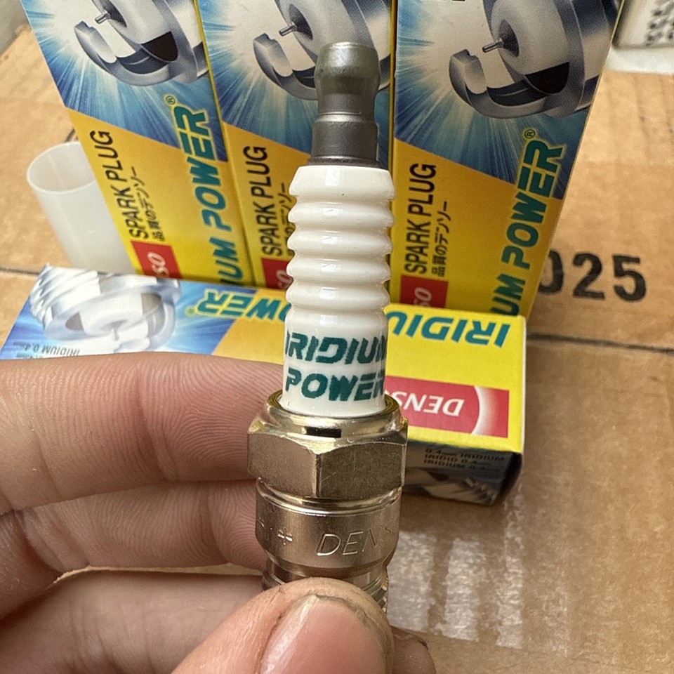 Brand NEW Genuine Authentic DENSO 5339 Iridium Power Spark Plugs ITV20 ...