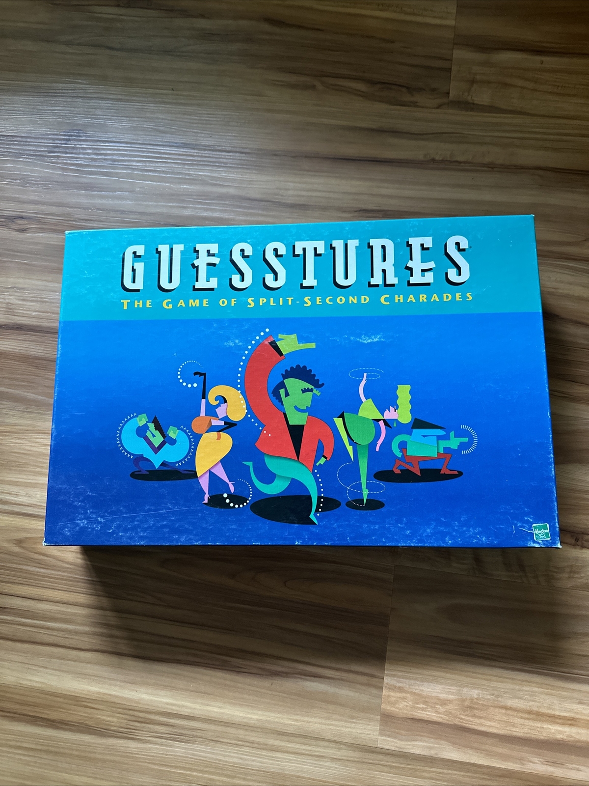 Hasbro Guesstures The Game of Split Second Charades First Edition ...