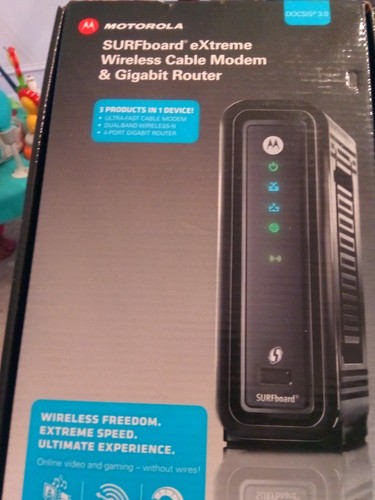 Motorola SURFboard eXtreme Wireless Cable Modem & Gigabit Router ...