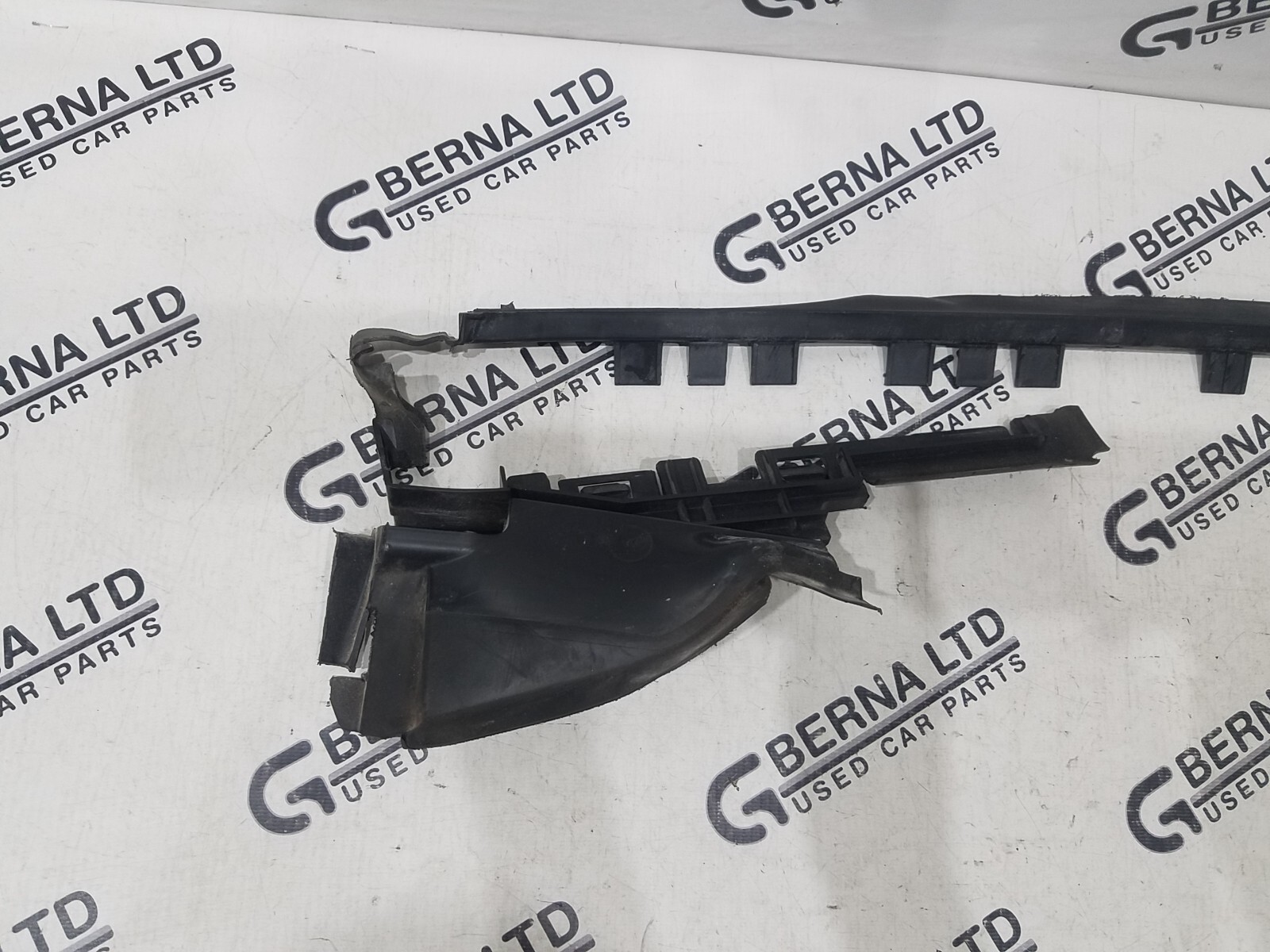 GENUINE MERCEDES C-CLASS W204 2008-2015 UPPER RADIATOR BAFFLE ...